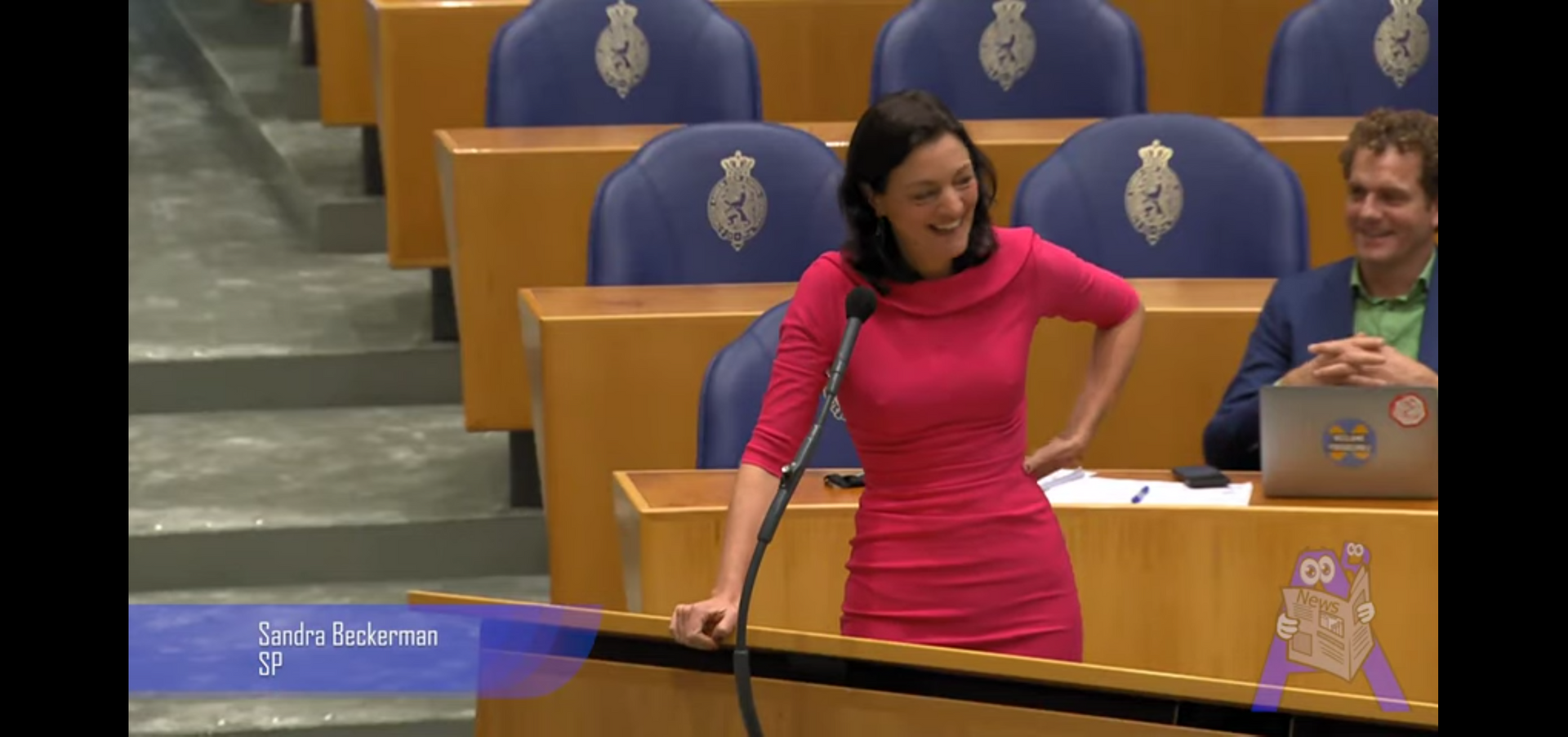 DUMPERT - Sandra Beckerman heeft het een beetje koud in de tweede kamer