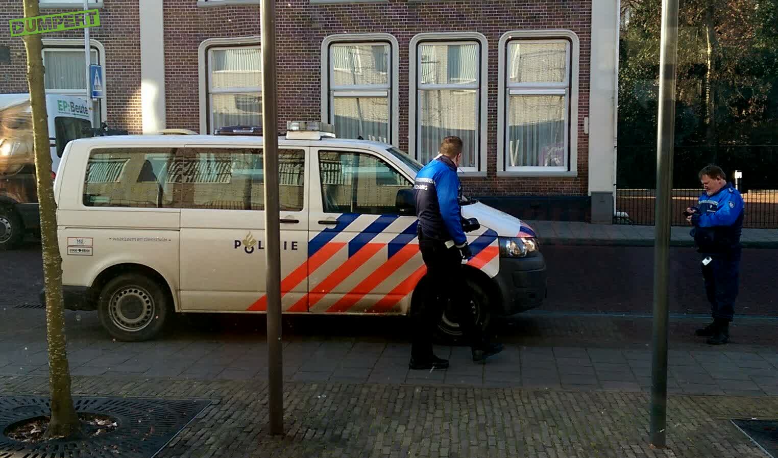 DUMPERT - Zo meneertje... geen blauwe kaart?