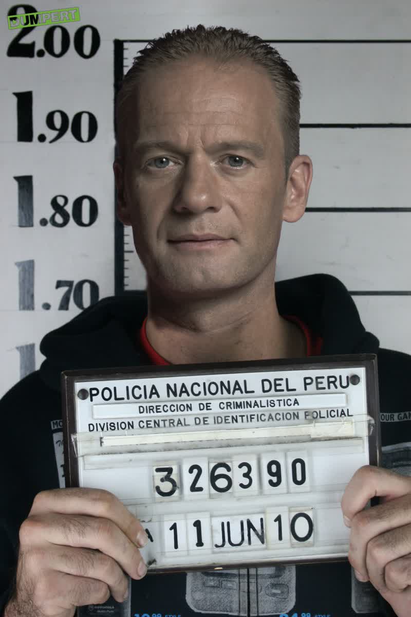 DUMPERT - Ron van der Sloot