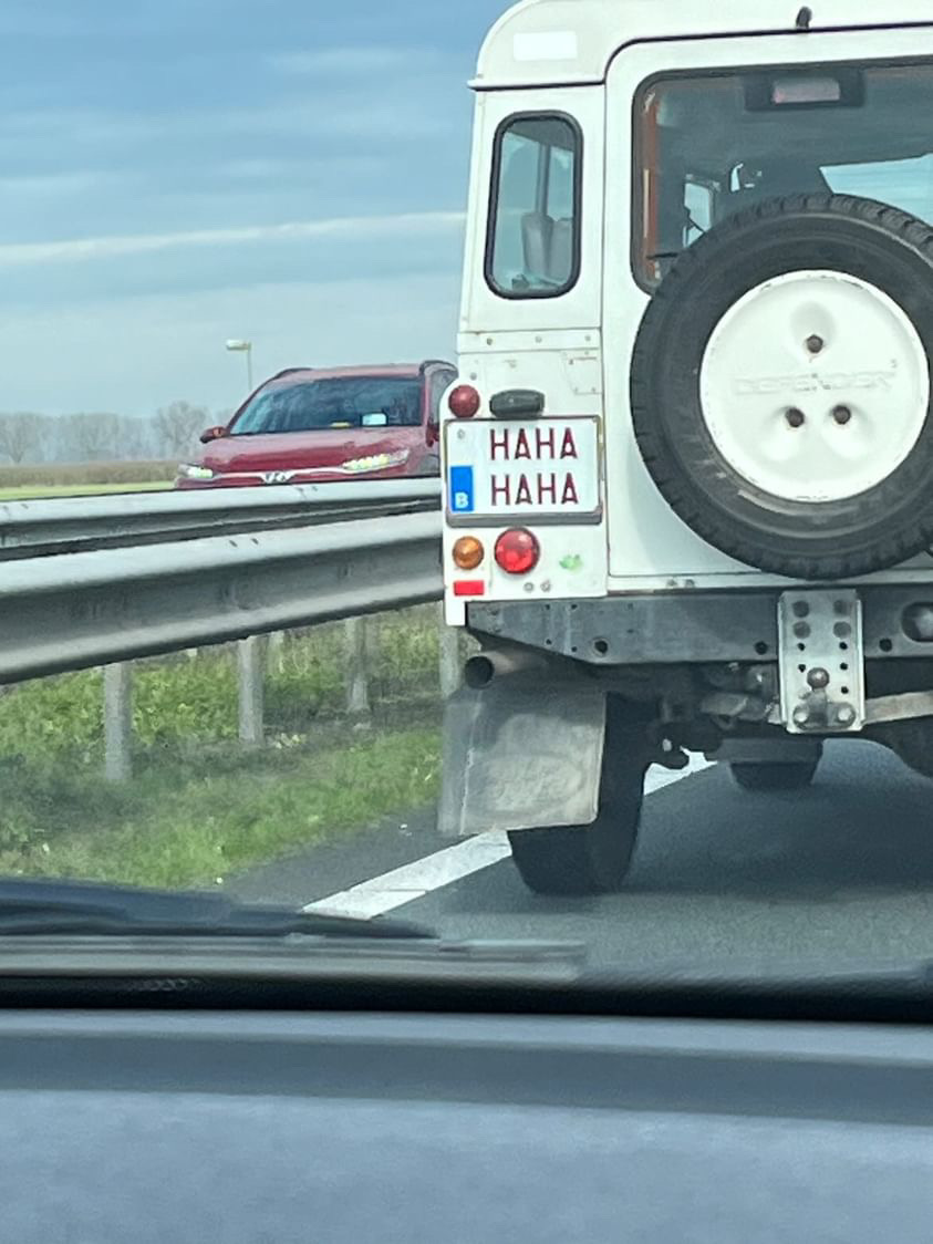 DUMPERT - Lol bij het kenteken kiezen