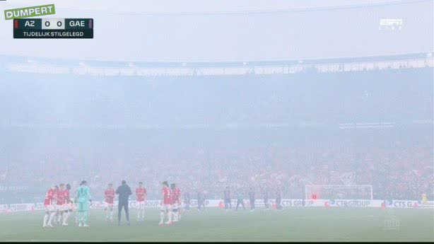 DUMPERT - Witte rook bij de Bekerfinale