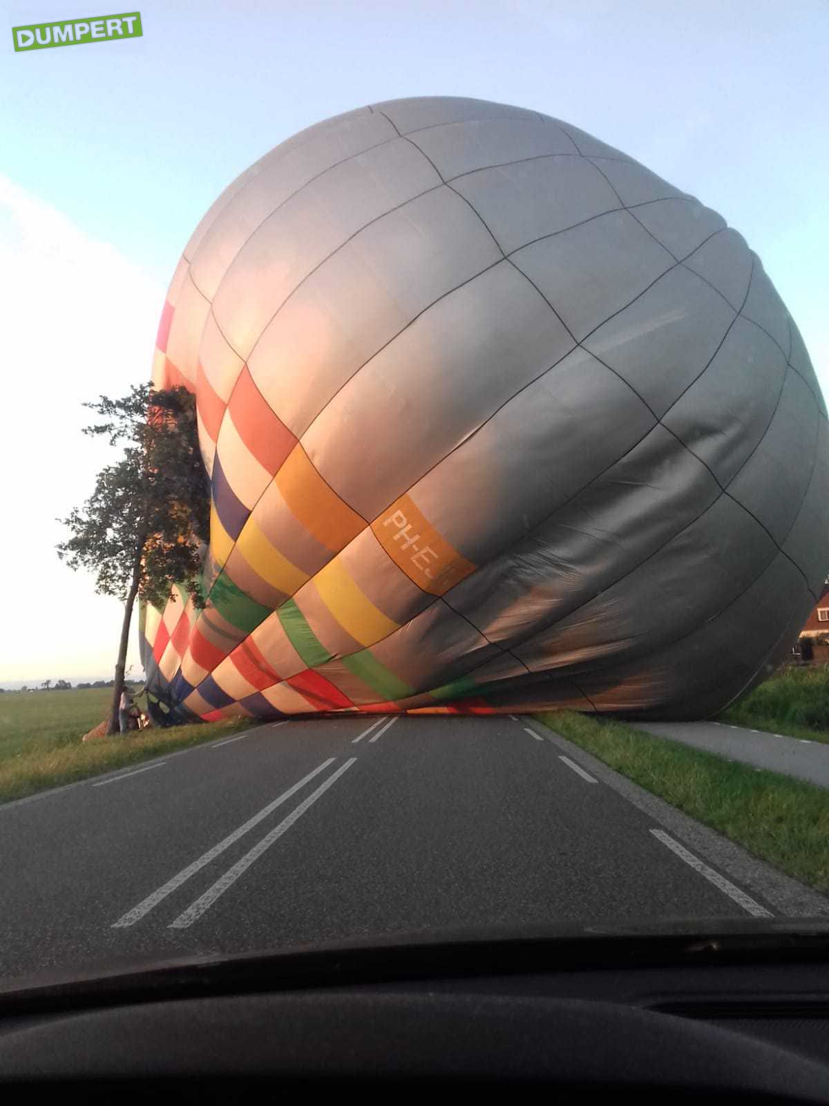 DUMPERT - Ballonvaren in een sloot