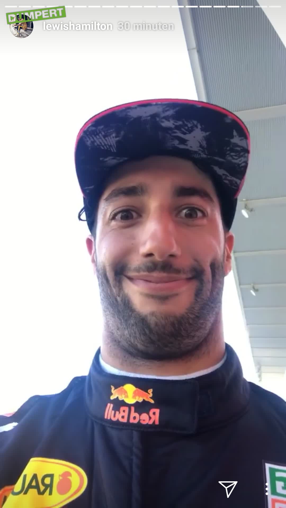 DUMPERT - Daniel neemt lewis' Instagram over