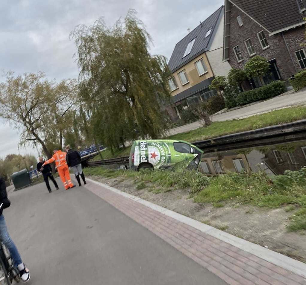 DUMPERT - Het is toch maar slootwater