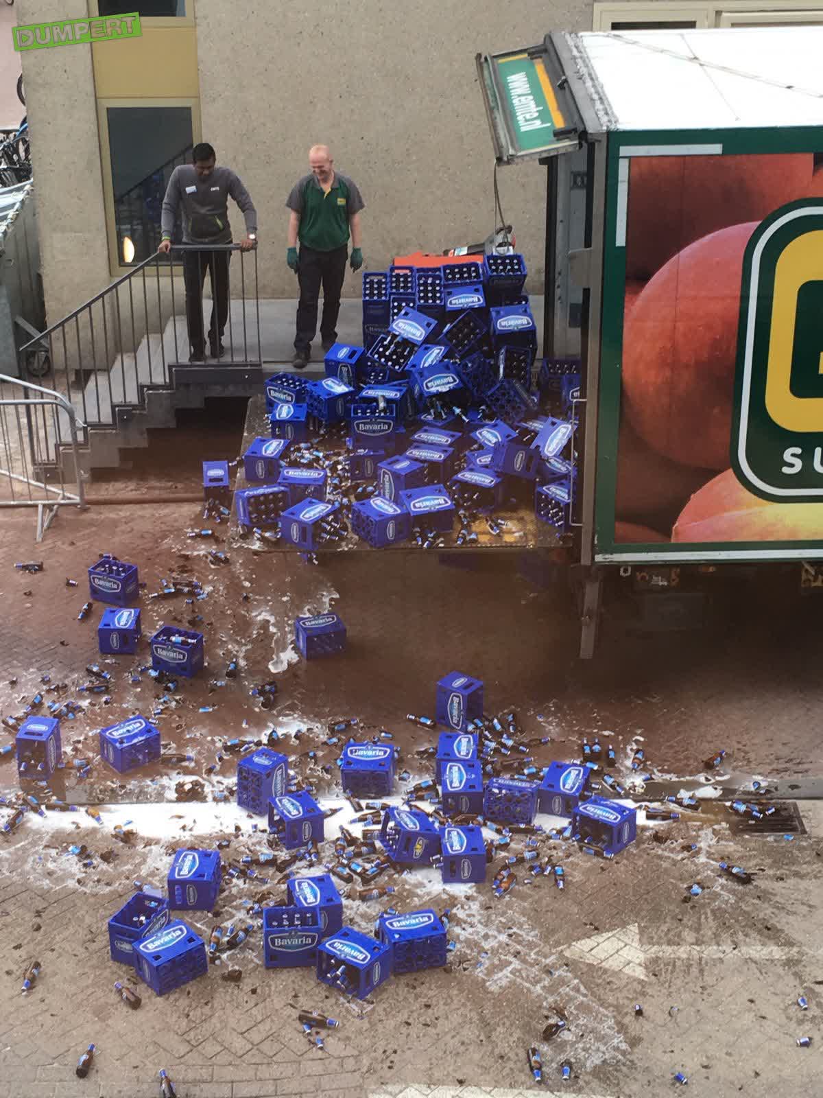 DUMPERT - Hij is duidelijk toe aan weekend