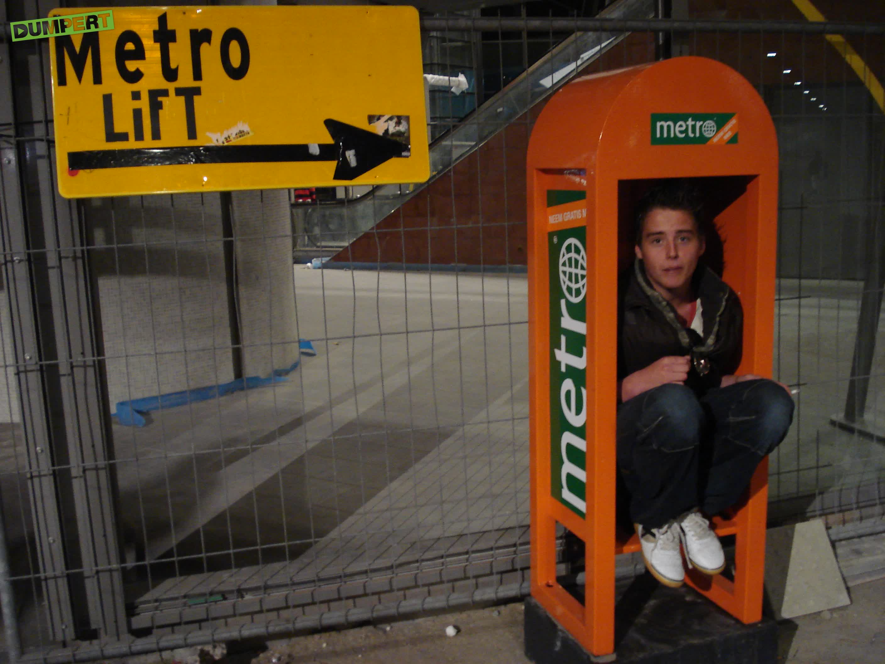 DUMPERT - Metro lift!