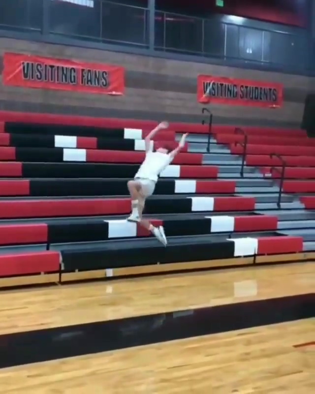 DUMPERT - Epische backflip