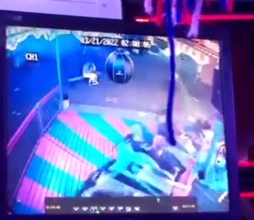 DUMPERT - Uit de attractie springen