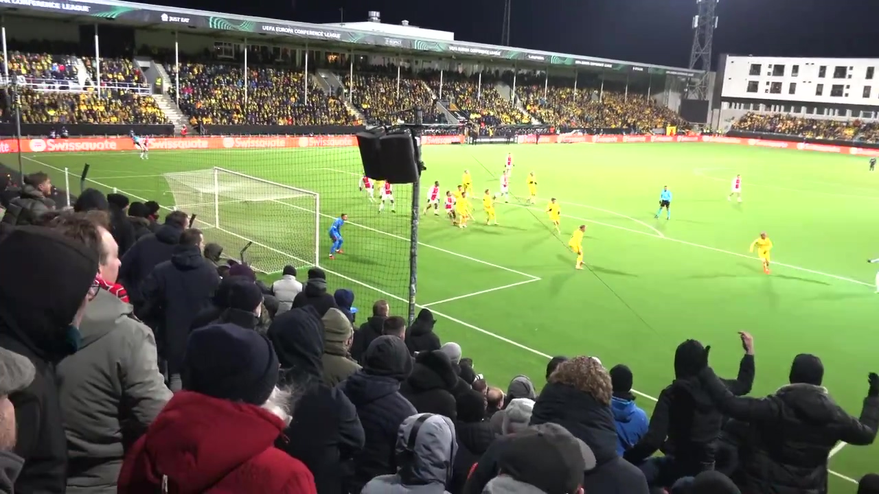 DUMPERT - Winnende goal van Taylor