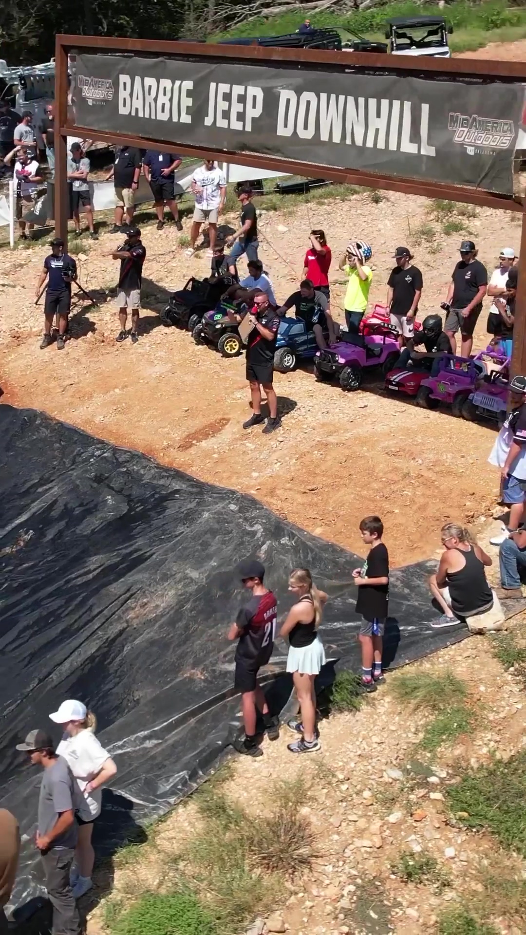 DUMPERT - Barbie Jeep downhill