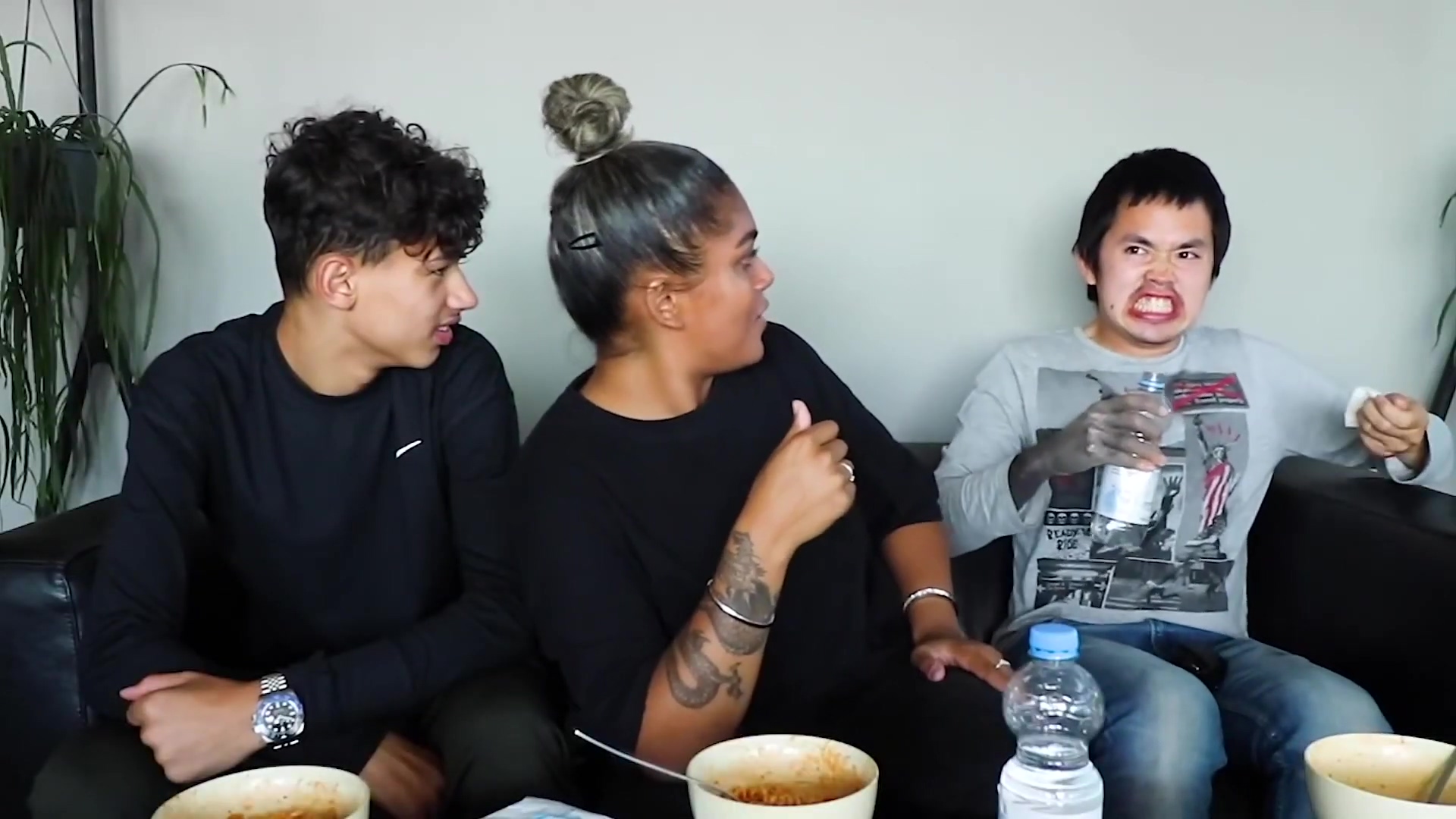 DUMPERT - Dangdo bedreigt Jan & Dennis van Roddelpraat