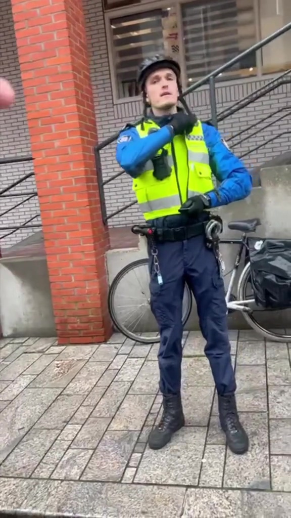 DUMPERT - Vervelio vs handhaver