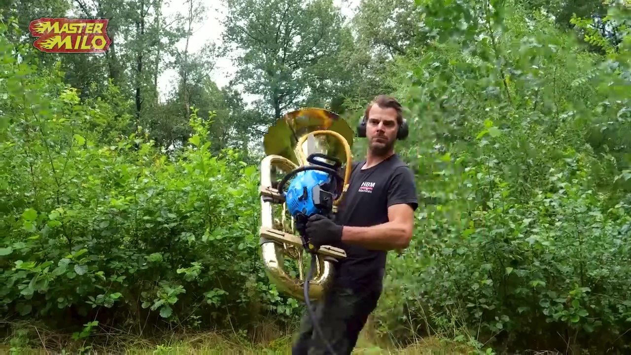 DUMPERT - Master Milo heeft een nieuwe toeter