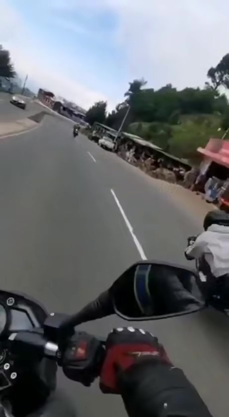 DUMPERT - Ff stoer door de bocht