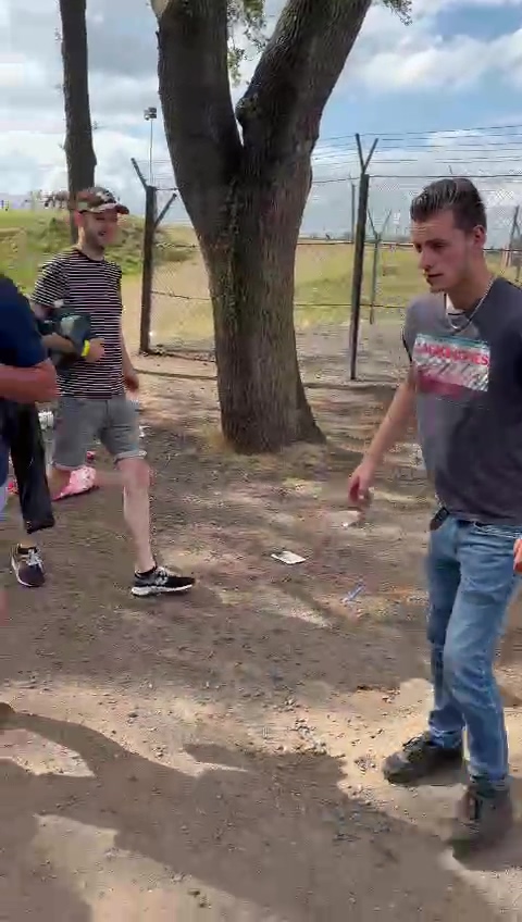 DUMPERT - Aan de kant! Maak plaats!