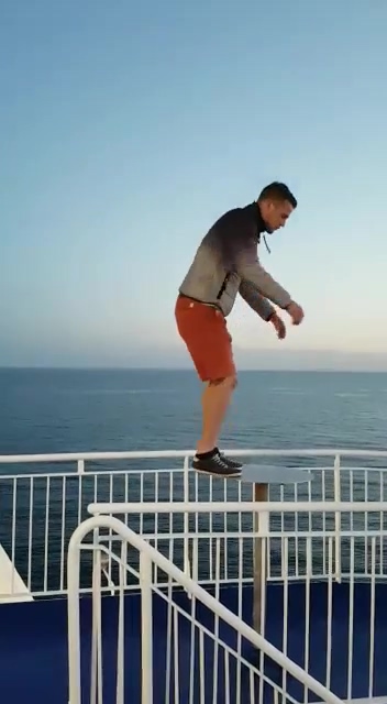 DUMPERT - Ik ga een backflip doen