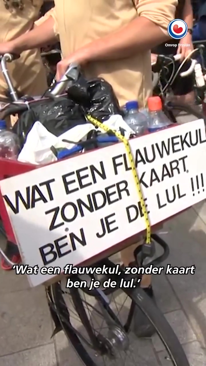 DUMPERT - Tandem met spuitende piemel