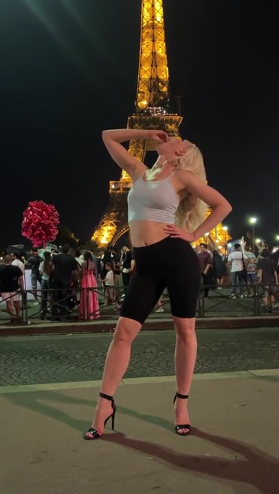 DUMPERT - Hansje Klok in Parijs