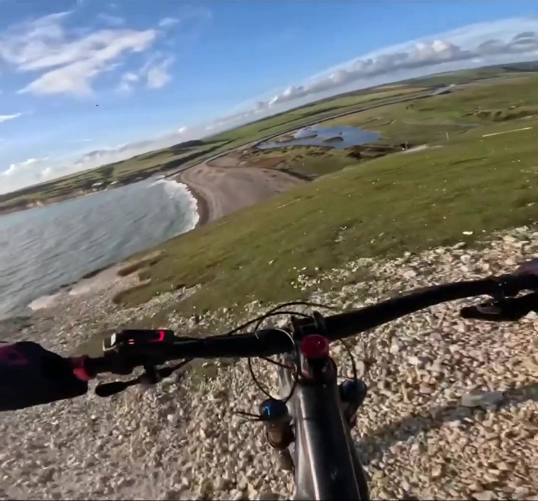 DUMPERT - Stukkie fietsen door de natoer