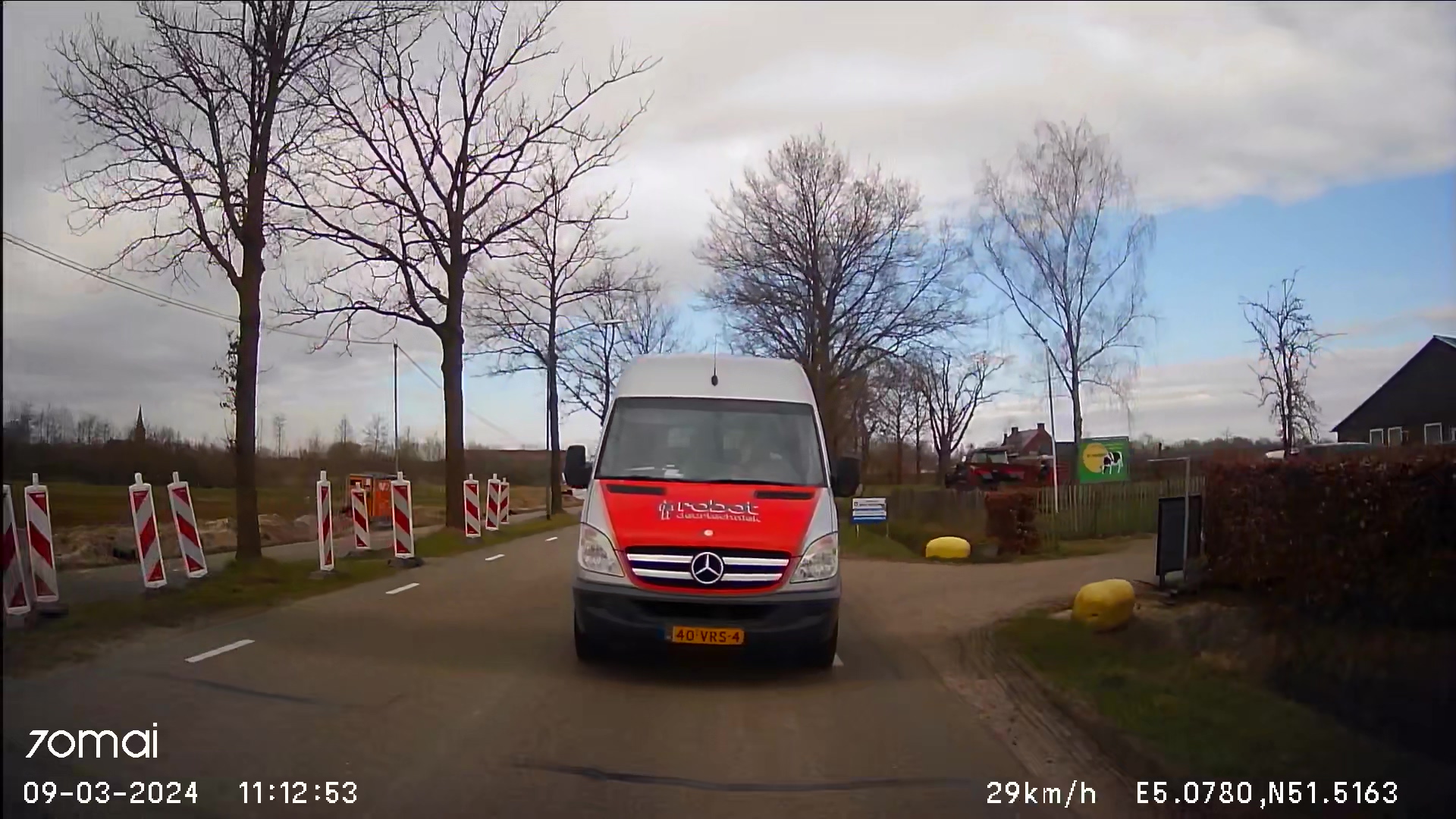 DUMPERT - Agressieve meneer in het verkeer