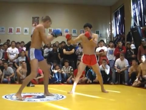 DUMPERT - High kick knock-out