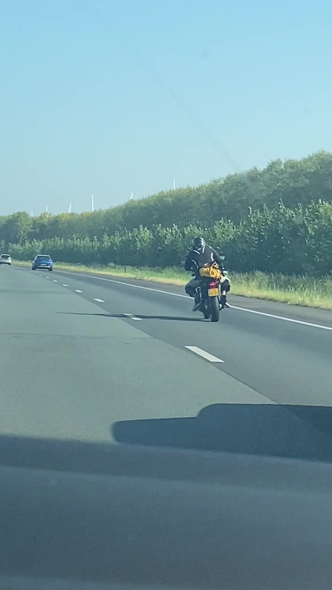 DUMPERT - Motorrijder heeft moves