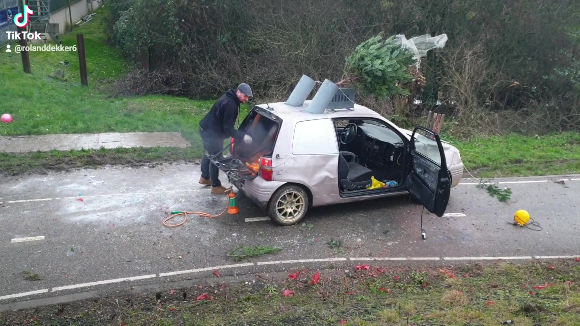 DUMPERT - Car-bid schieten