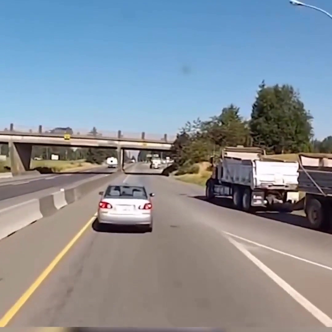 DUMPERT - Ja voeg maar in hoor