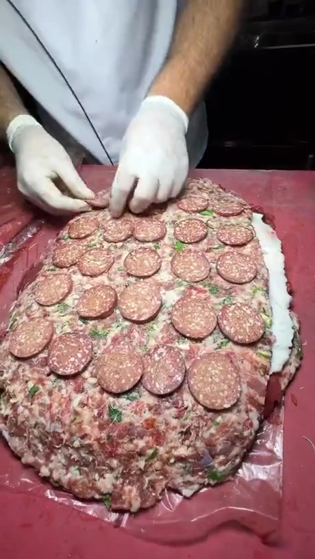 DUMPERT - Stukje vlees voor de kater