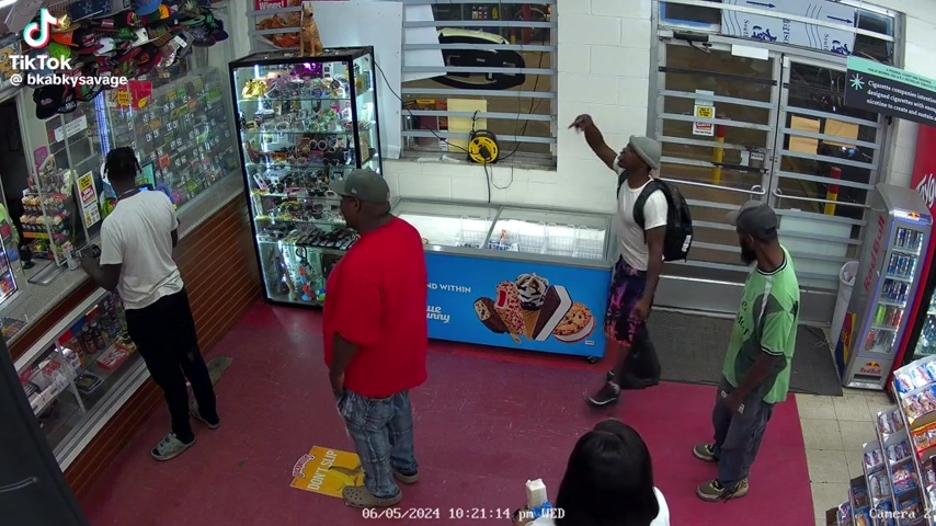 DUMPERT - Geen stoere praat in deze winkel!