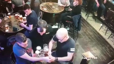 DUMPERT - RE: Ober! 6 bier!