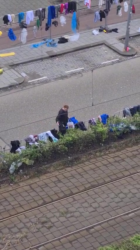 DUMPERT - Gratis sjoppen bij de marathon