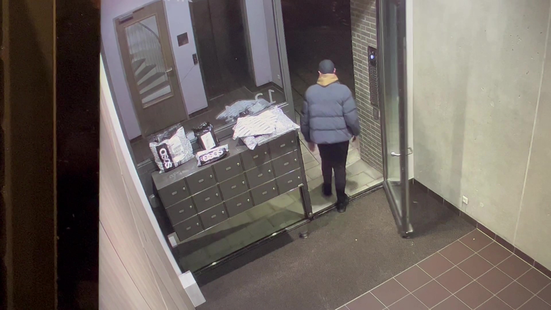 DUMPERT - Hoop pakketjes bezorgd