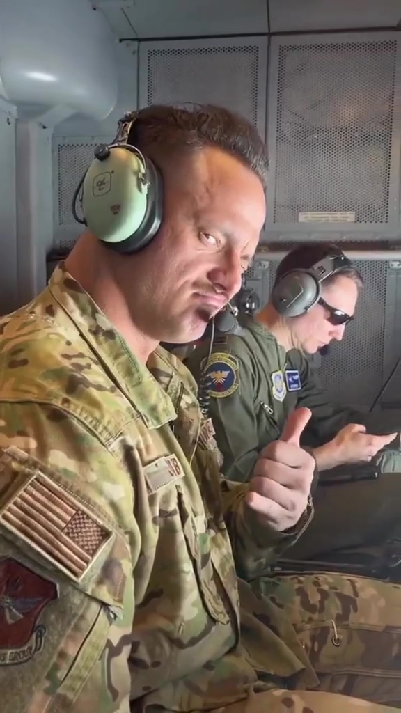 DUMPERT - Even een paar honderd miljoen bijtanken in de lucht