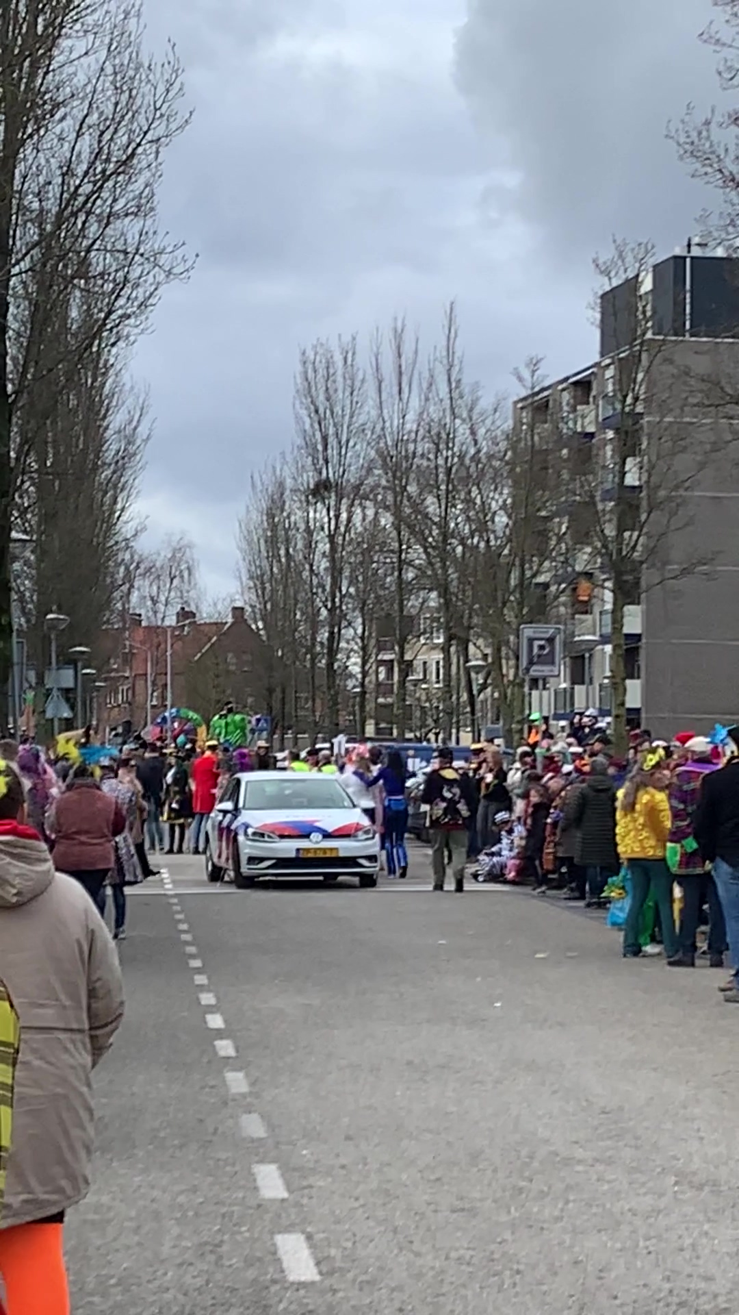 DUMPERT - Ook de politie heeft lol tijdens carnaval!