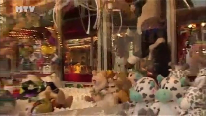 DUMPERT - Boksbal fail op de kermis in Moergestel