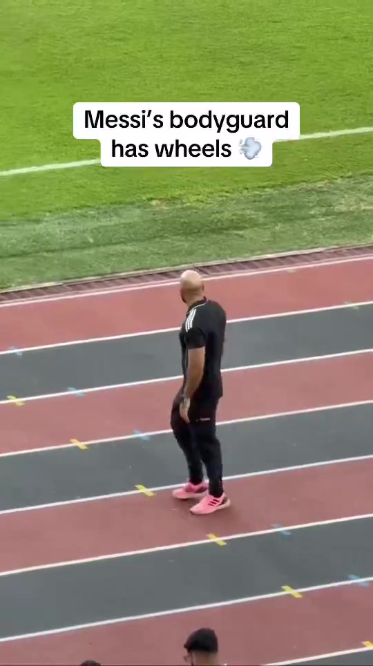 DUMPERT - Messi's beveiliger is snelle jongen