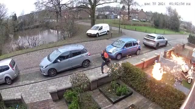 DUMPERT - Knallend het nieuwe jaar in