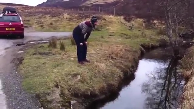 DUMPERT - Slootje springen