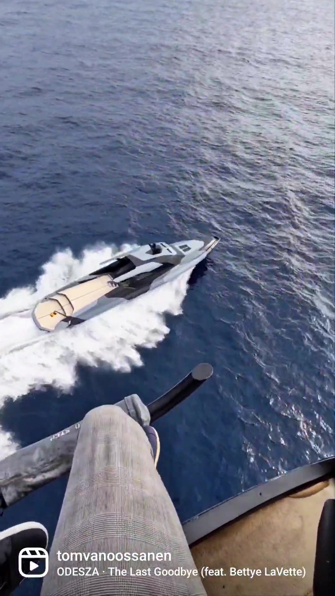 DUMPERT - Foto's maken van snelle boot