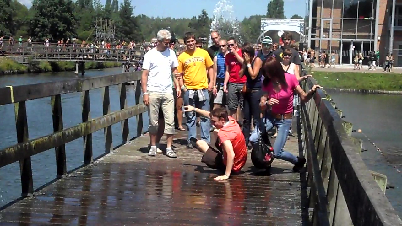 DUMPERT - Festival Fail