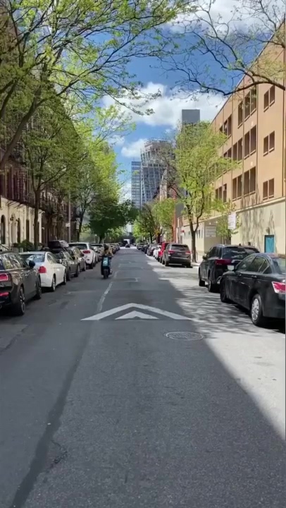 DUMPERT - Spring maar achterop bij mij