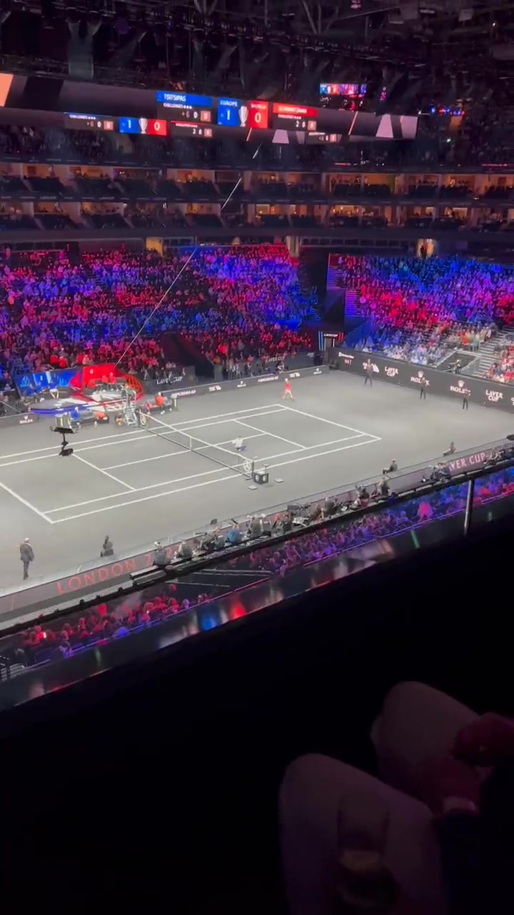 DUMPERT - Demonstrant steekt zichzelf in brand