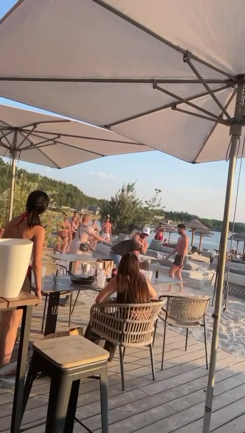 DUMPERT - Gezellig terrasje pakken