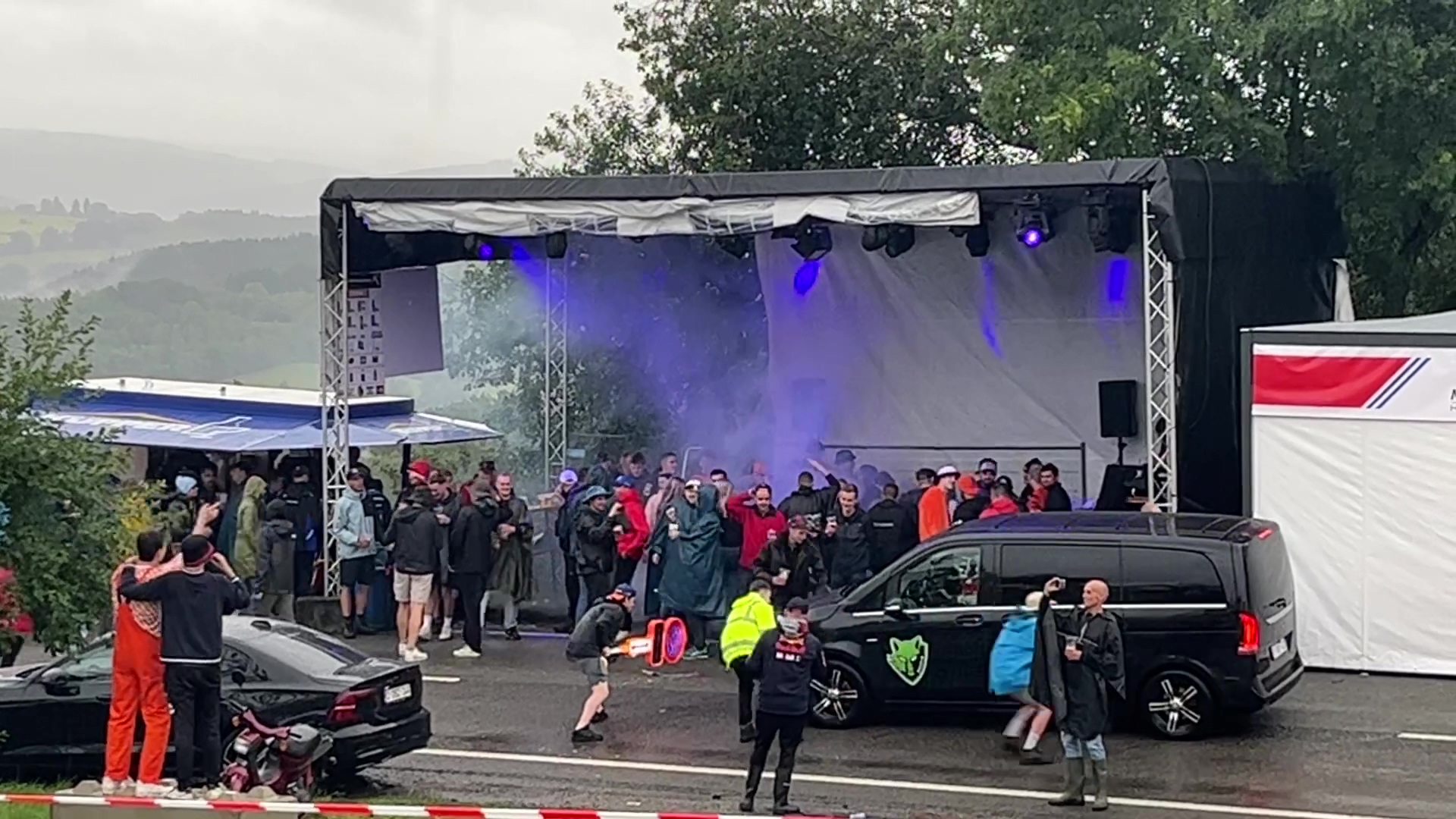 DUMPERT - F1 Spa pitstop-feest