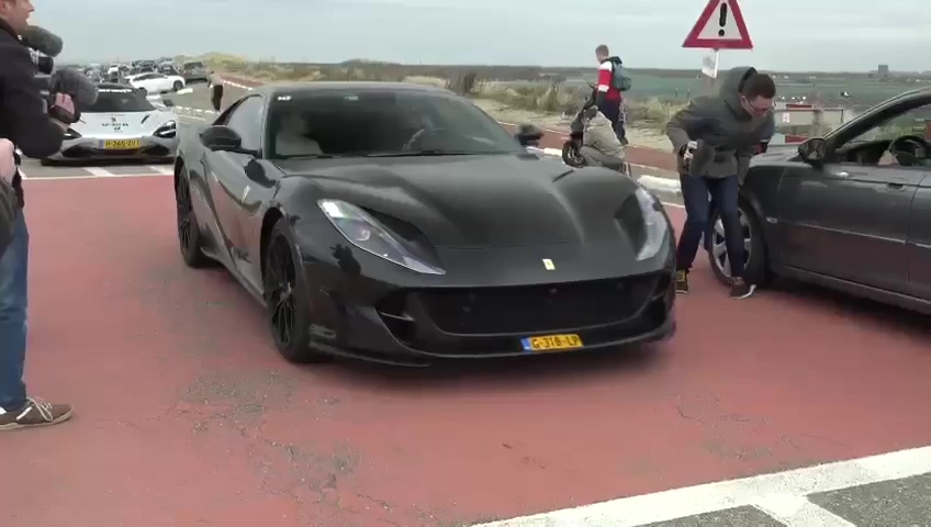 DUMPERT - Beetje car spotten hier?