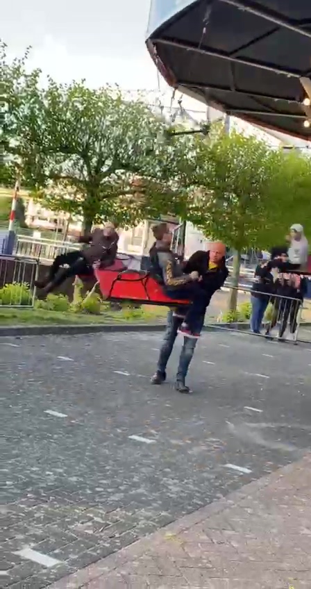 DUMPERT - Draaimolen met extra zweefelement