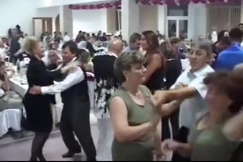 DUMPERT - Ome Bert werd iets te enthousiast