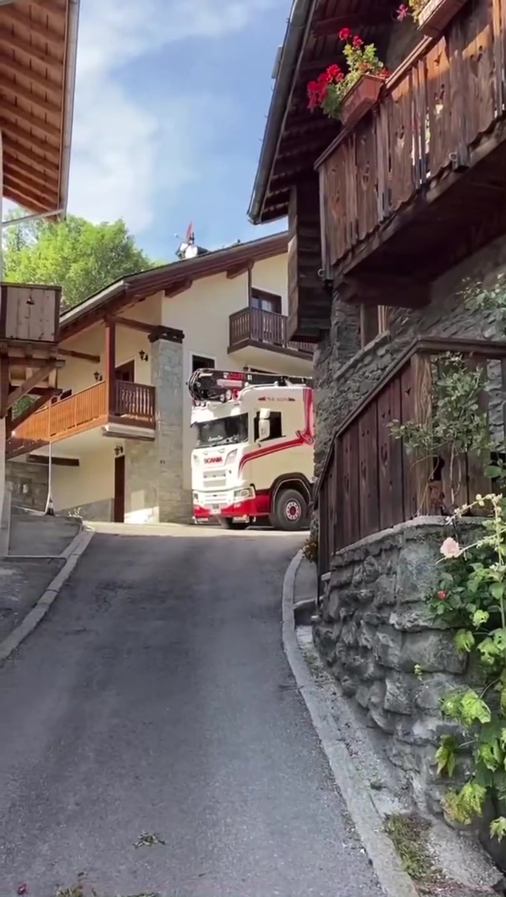 DUMPERT - Krap gaatje dat