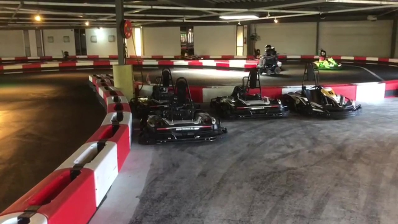 DUMPERT - Safety Car op de kartbaan